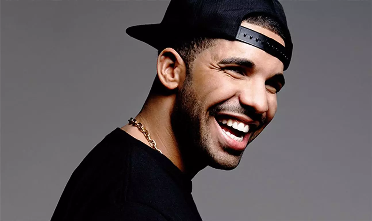 Drake إلى DJ Sotheby's Private Sale