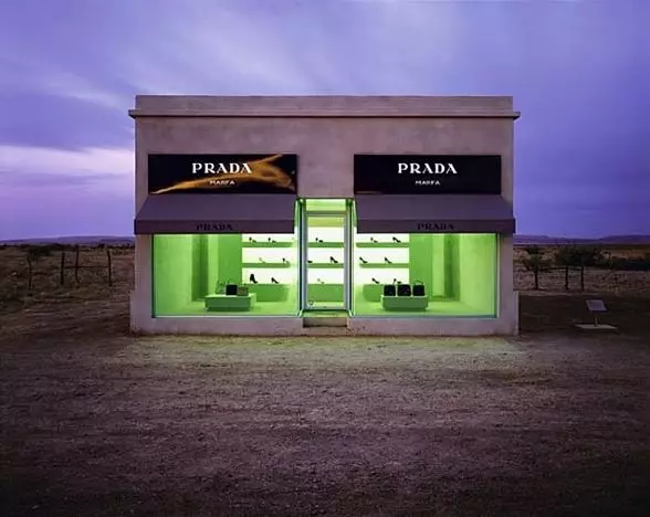 prada marfa usiku