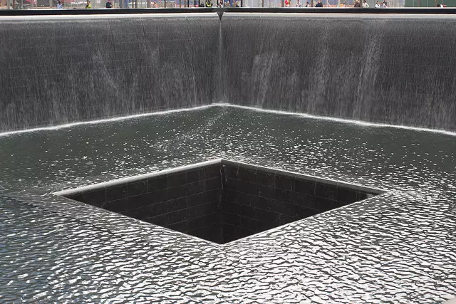 Den 9/11 Memorial. Foto vum Cameron Donaldson, iwwer Flickr.