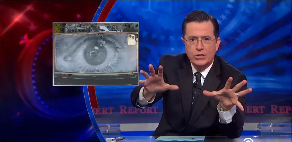 Stephen Colbert Commissions JR freska; Tvirtina, kad yra Banksy