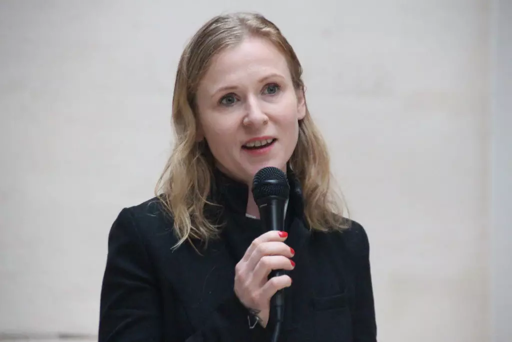 Die in Berlin lebende Künstlerin Alicja Kwade spricht am 15. April 2019 im Metropolitan Museum in New York. Foto: Christina Horsten/Picture Alliance via Getty Images.