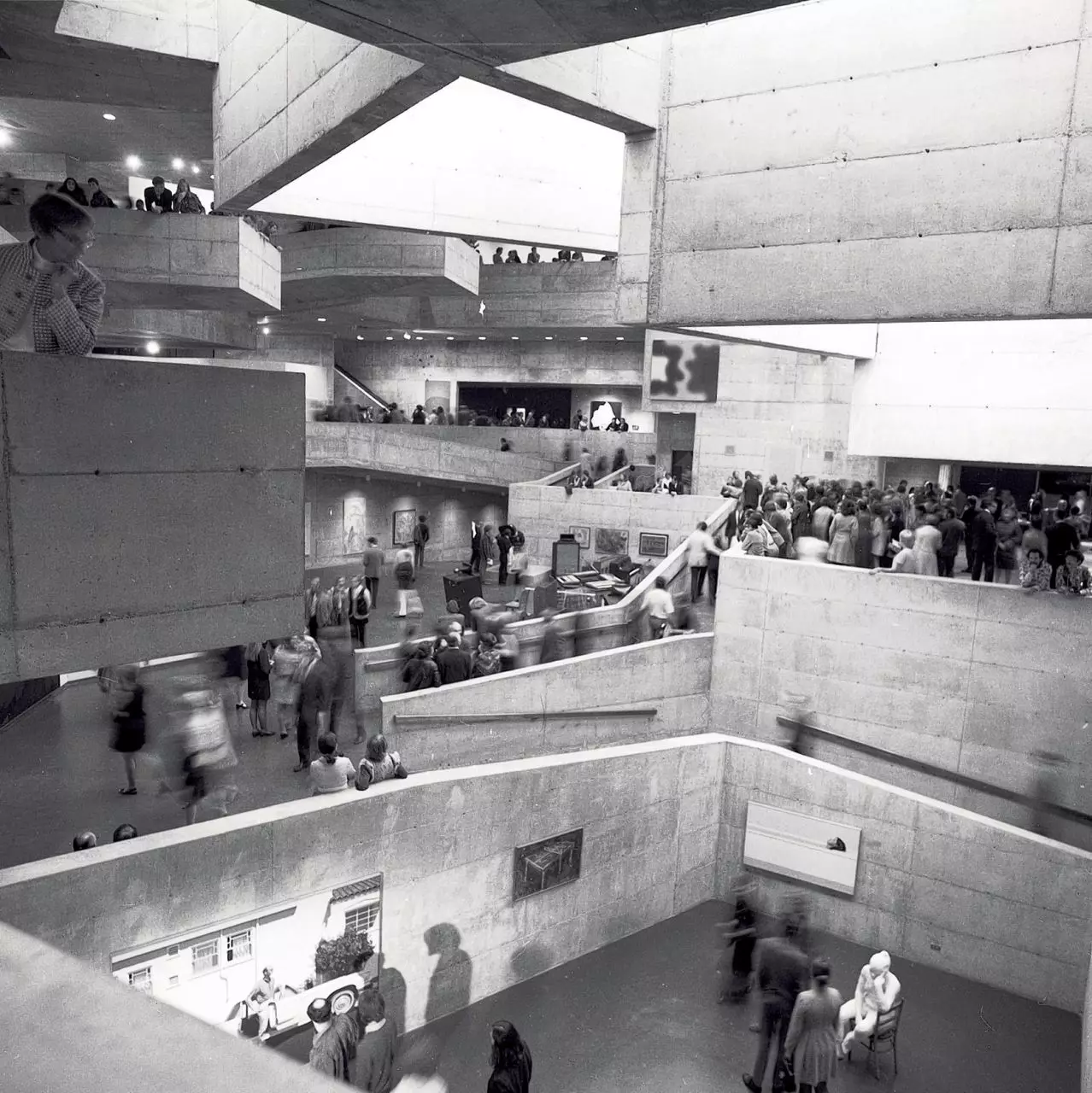 Berkeley Art Museum-ek Brutalist Building abandonatuko du igandean