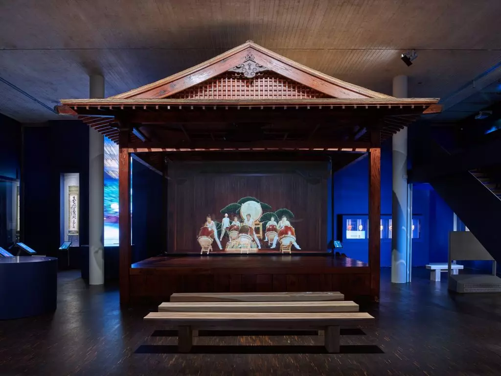 Noh-Theatre i le Samurai Museum Berlin. Ata: Alexander Schippel © Samurai Museum Berlin