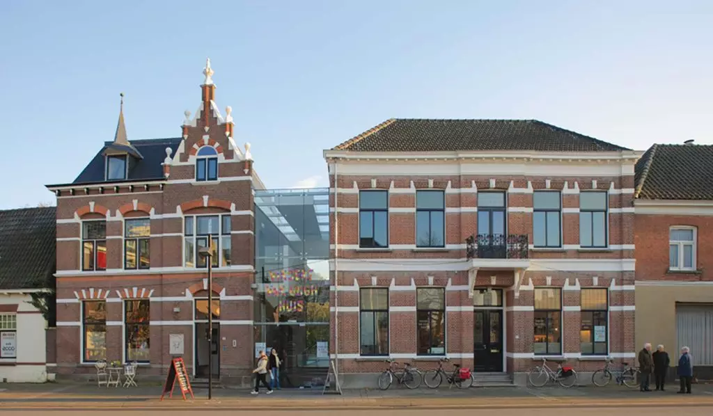 How a New Exhibition at the Vincent van GoghHuis Brings the Artist's Work to Life Anew 4215_2