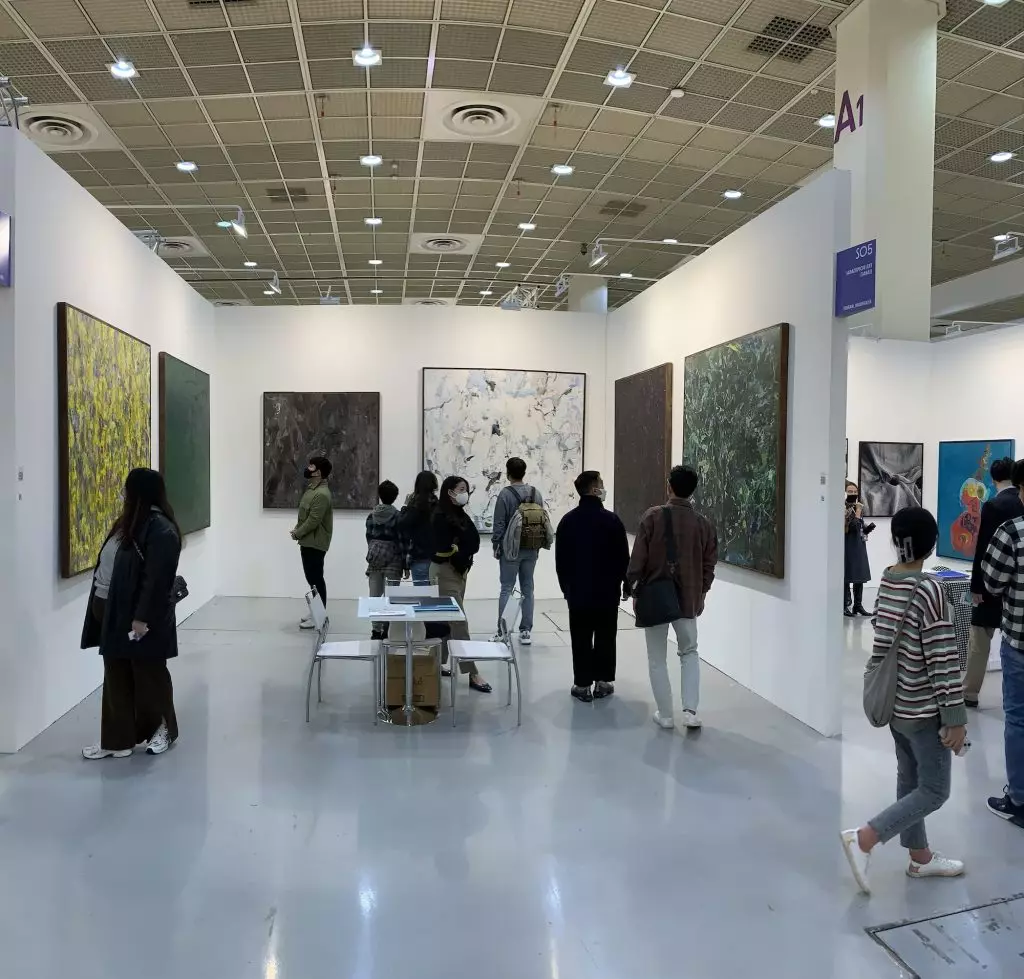 Vista da instalación do stand do artista en KIAF Seoul 2021, outubro de 2021.