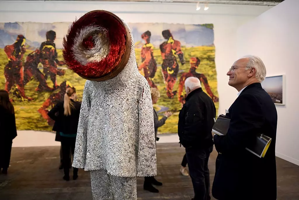 Nick Cave garso kostiumas 2016 m. ginkluotės parodoje. Nuotrauka: Timothy A. Clary/AFP/Getty Images.