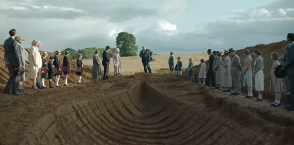 Har yanzu fim ɗin daga The Dig akan Netflix (2021).