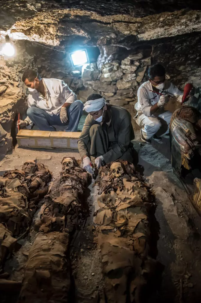 Na maua e tagata suʻesuʻe Aikupito ni mami i se tuugamau anamua i Luxor. Fa'aaloaloga a Khaled Desouki/AFP/Getty Images.