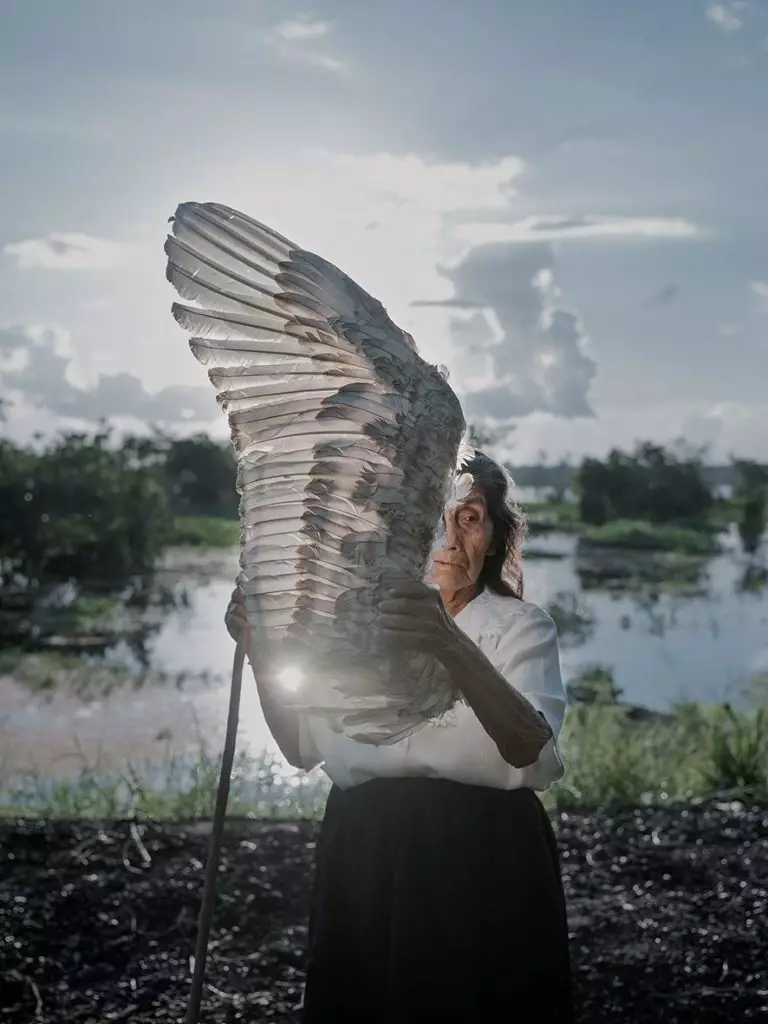 Yann Gross en Arguiñe Escandón, Alas (2019). Mei tank oan Wilde.