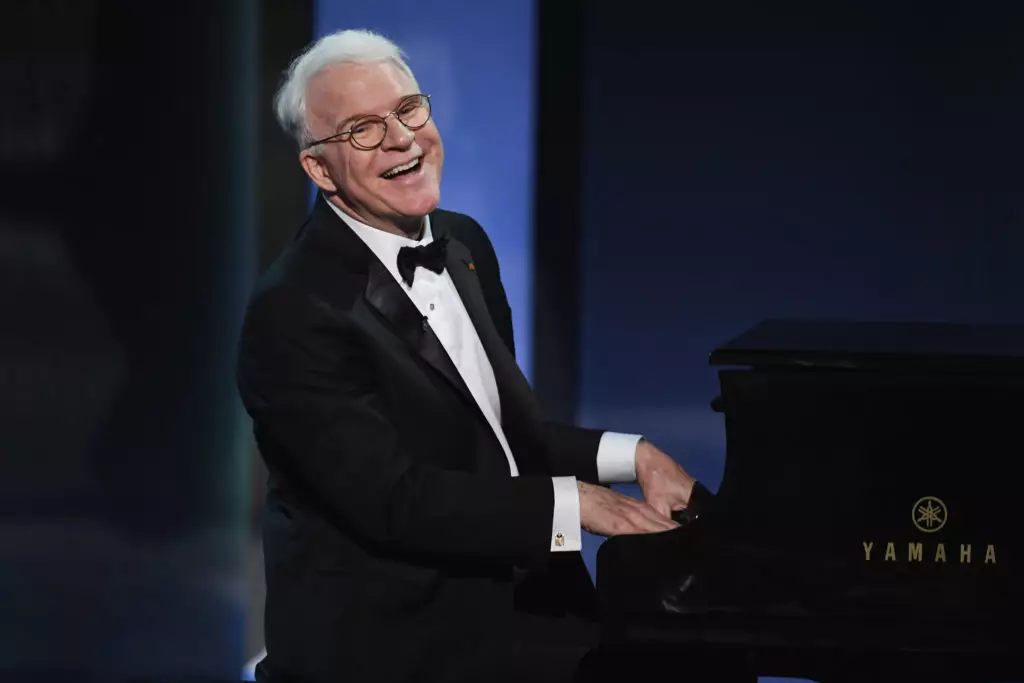 Skådespelaren Steve Martin uppträder på scenen under American Film Institutes 45:e Life Achievement Award Gala Tribute to Diane Keaton på Dolby Theatre den 8 juni 2017 i Hollywood, Kalifornien. 26658_007 (Foto av Kevin Winter/Getty Images)