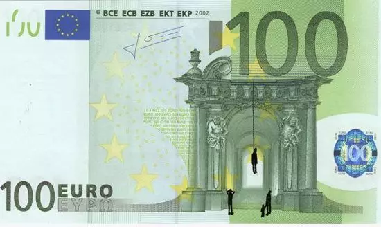 L'artista grec desfigura la moneda europea per destacar la crisi 54940_1