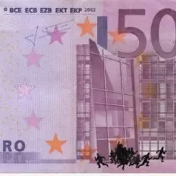 L'artista grec desfigura la moneda europea per destacar la crisi 54940_12