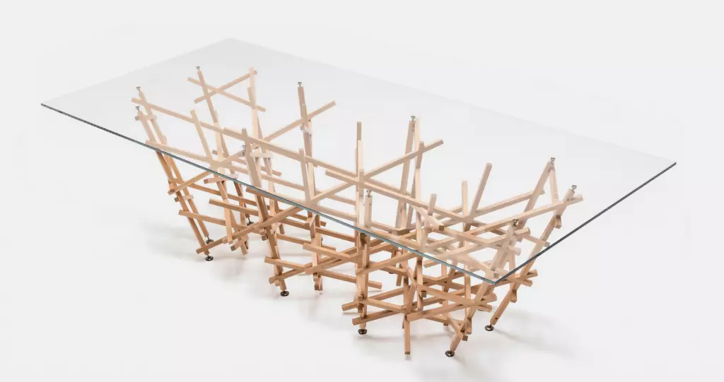 Die Kigumi-tafel deur Kengo Kuma. Met vergunning van Eins zu Eins.