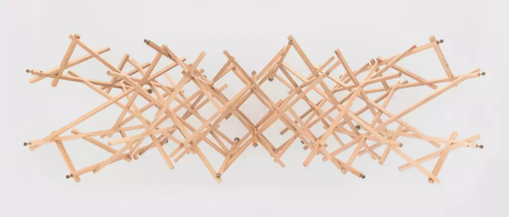 Kengo Kuma မှ Kigumi Table ၏အသေးစိတ်။ Eins zu Eins ၏ စေတနာ။