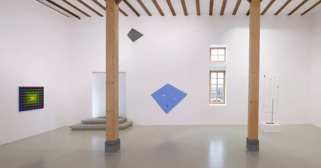 Galerie Hoffmann, um espaço de exposições que virou casa de impressão, conecta arte concreta do passado e do presente 57782_1