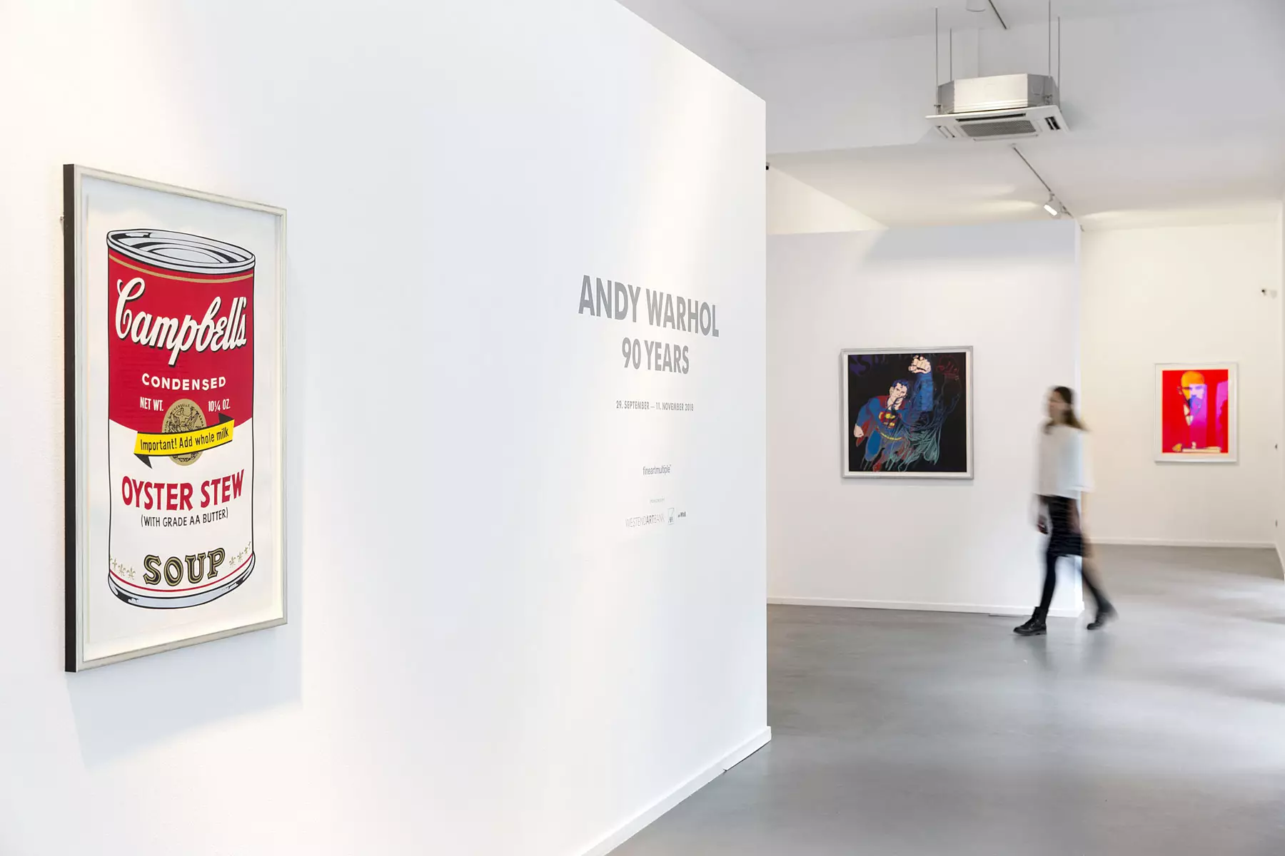 Kunsthalle Koidl in Berlijn viert zijn eigen verjaardag door de 90e . van Andy Warhol te eren