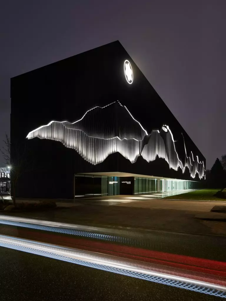 Montblanc Haus, 118.000-kvadratfuta Sanktejo al Skribo kaj Kreivo (kaj Bona Penmanship), Malfermiĝas en Germanio 597_1