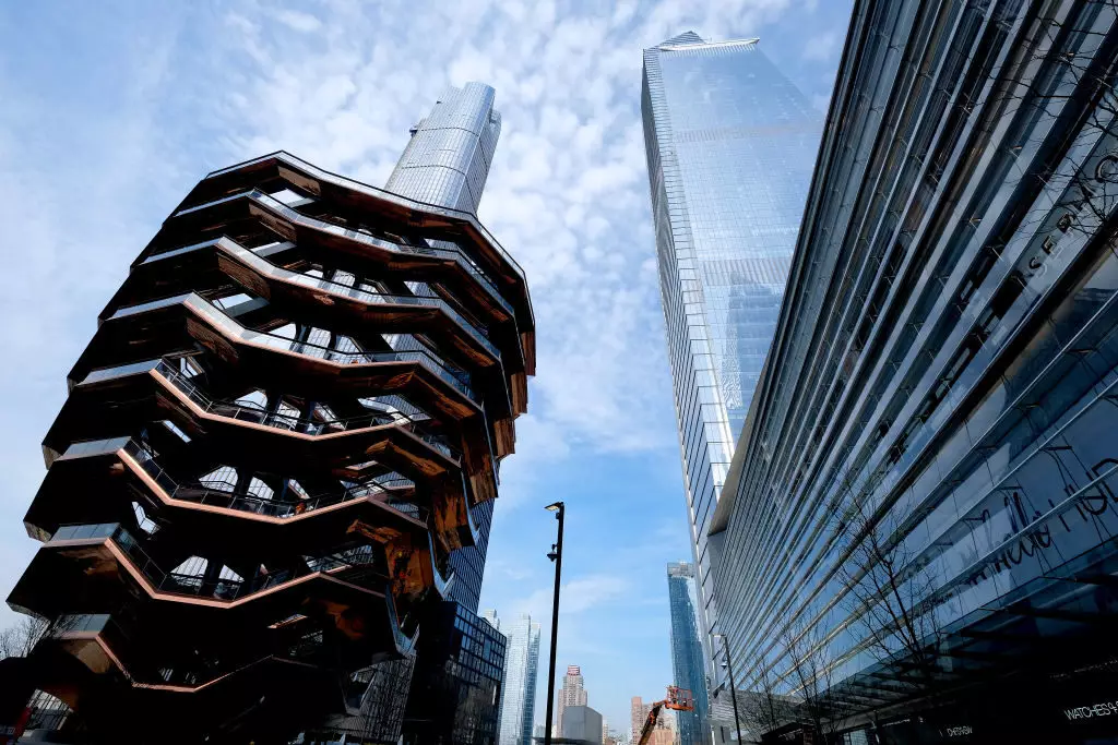 Kuyang'ana kunja kwa Vessel ku The Shops & Restaurants ku Hudson Yards pa Marichi 14, 2019 ku New York City. Chithunzi chojambulidwa ndi Dimitrios Kambouris/Getty Images for Related.