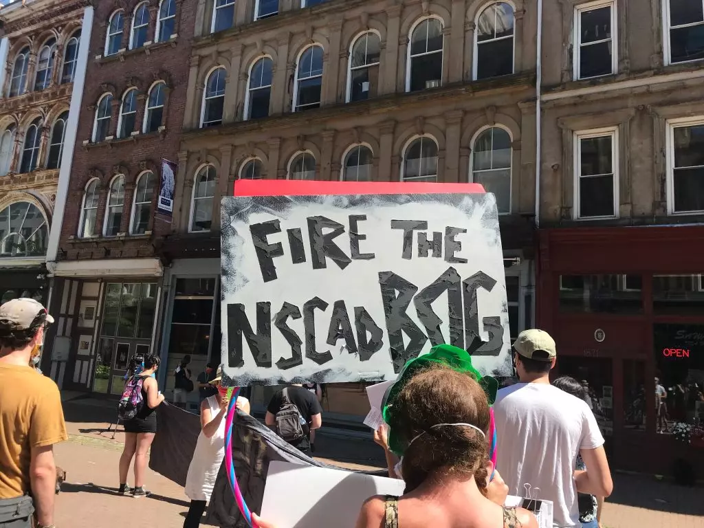 Mga nagprotesta sa NSCAD noong Agosto 13, 2020. Sa kagandahang-loob ni Eryn Foster.