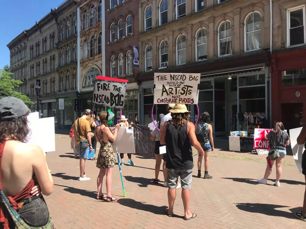 Protestatarii NSCAD pe 13 august 2020. Prin amabilitatea lui Eryn Foster.