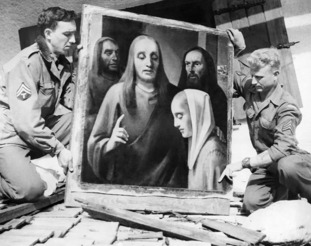 Le truppe americane disimballano le opere d'arte rubate dai nazisti. Foto per gentile concessione dell'Istituto di Etica Museale.