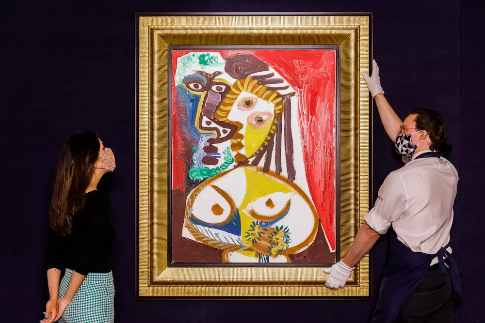 Pablo Picasso Homme et femme au bouquet (1970). Foto de Tristan Fewings/Getty Images per a Sotheby's