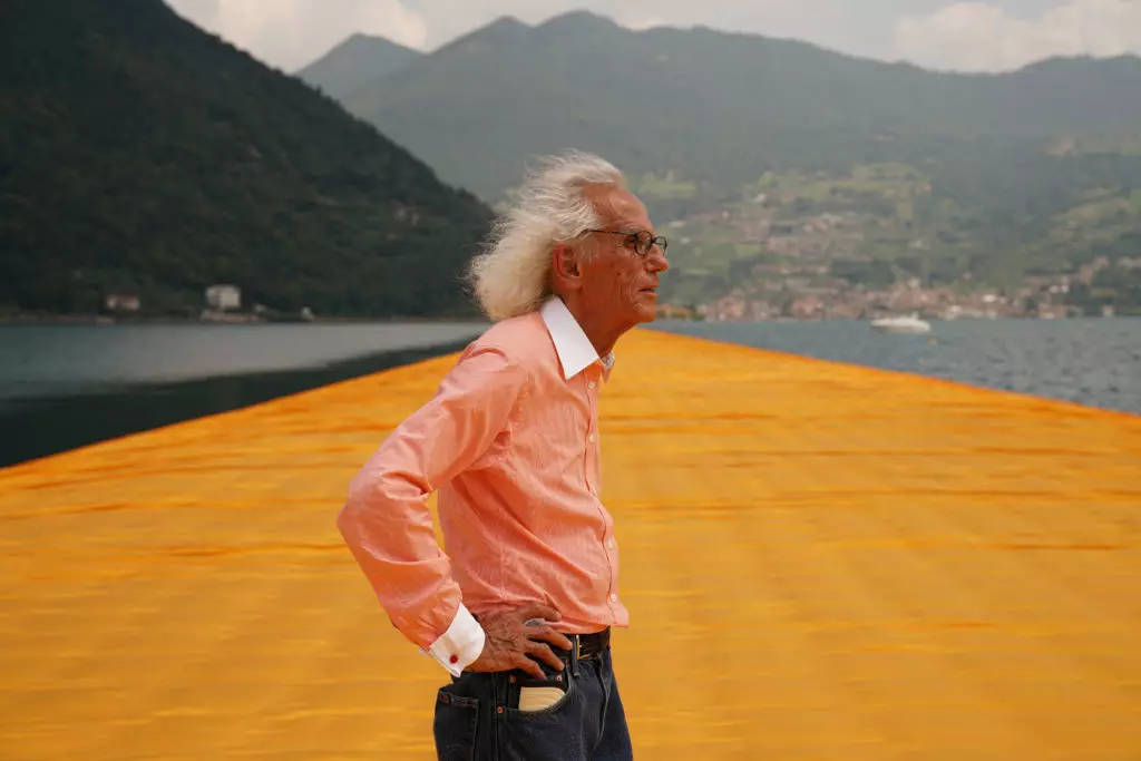 Christo, der Landschaften rund um den Globus mit enormen öffentlichen Kunstwerken verwandelte, die Millionen begeisterten, ist im Alter von 84 Jahren gestorben 6835_1