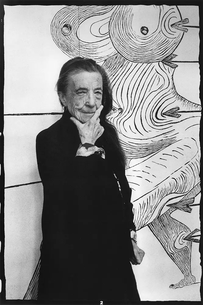 O le a Lolomiina nei solo mamana ma ta'uta'u a Louise Bourgeois mo le Taimi Muamua—ma e mafai ona e faitau i se tasi iinei. 6911_1