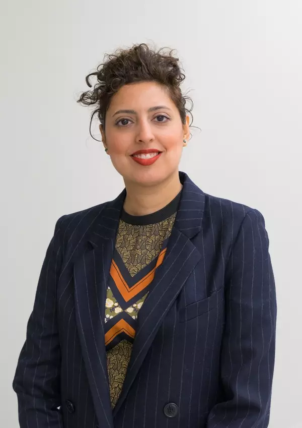 Sara Raza, Guggenheim UBS MAP Curator, Middle East and North Africa. ڦوٽو: گگن هيم جي مهرباني.