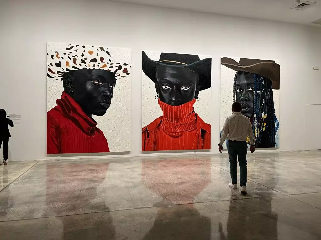 Ang mga buhat ni Otis Quaicoe sa Rubell Museum. Litrato: Katya Kazakina.