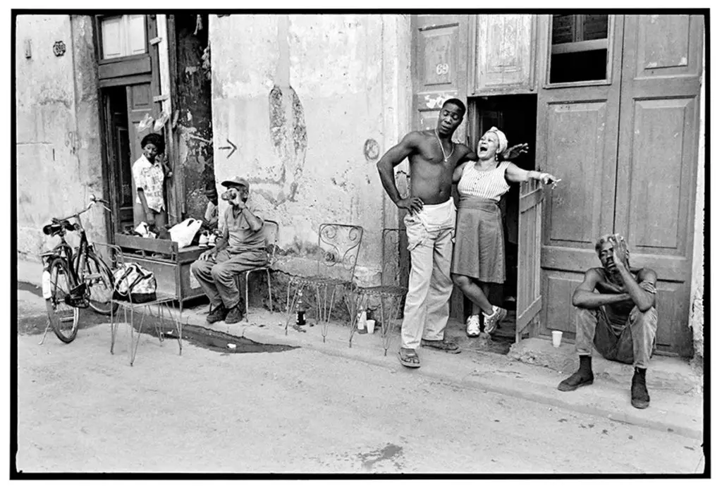 Havana (1999).ຮູບພາບ: ມາລະຍາດຂອງຄິວບາ: ສີດໍາ ແລະສີຂາວໂດຍ Anna Mia Davidson, ຈັດພີມມາໂດຍ Steidl.