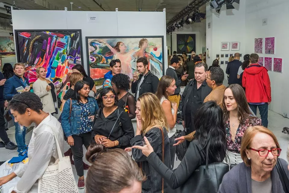 Visitantes en la Feria de Arte de Clio. Cortesía de Clío.