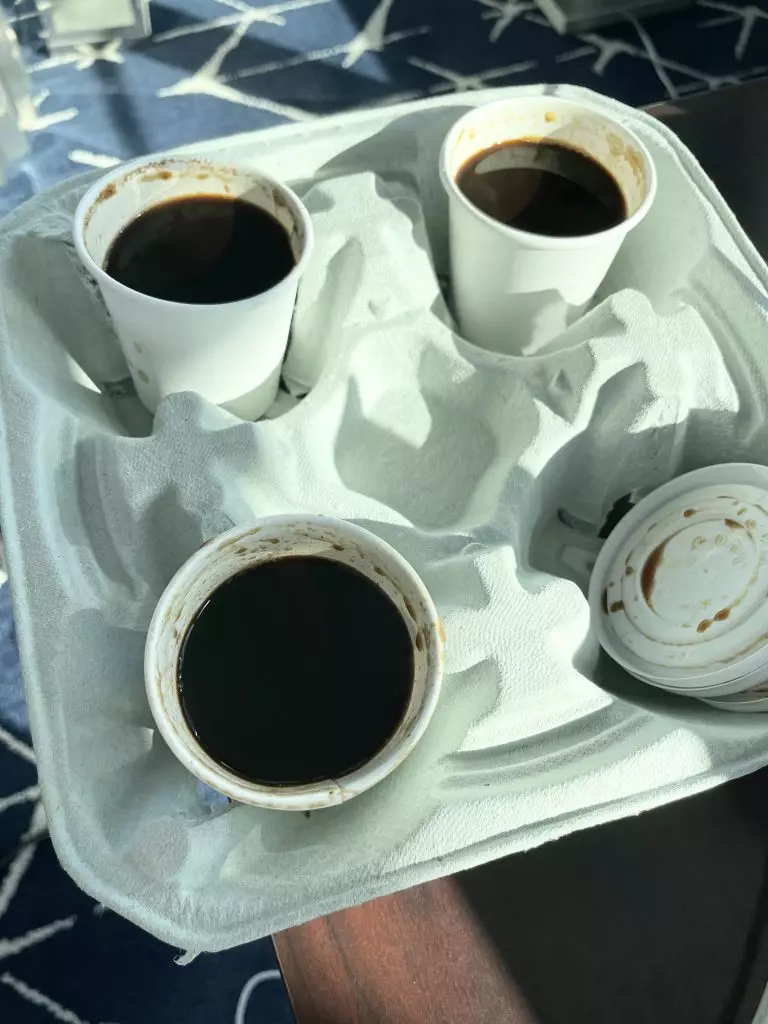 Ein 4er-Pack kubanischer Kaffee, Miamis Version von saudischem Rohöl, und ziemlich süchtig machend. Könnte jetzt welche gebrauchen