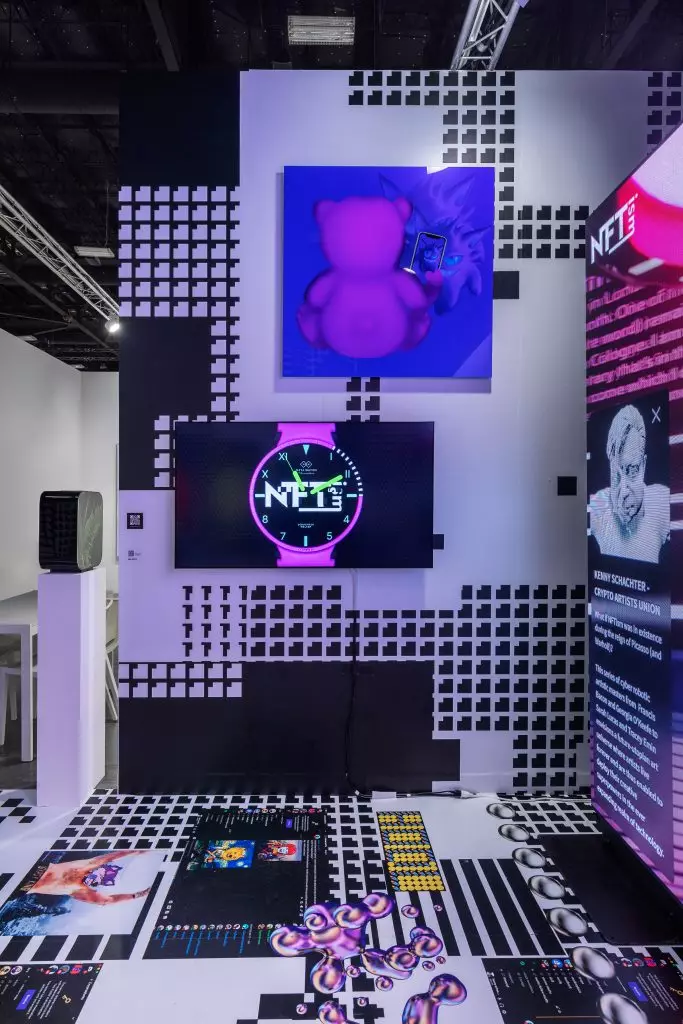 Nagel Draxler Art Basel Miami Installation des Standes, den ich entworfen habe: Unsere eigentliche Uhr wurde in kürzester Zeit gestohlen! Miami, äh