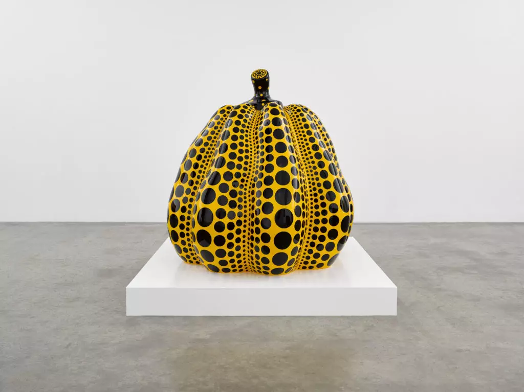 Yayoi Kusama, PUMPKIN (2018). Lahaanshaha Ota Fine Arts, Tokyo/Singapore/Shanghai iyo Victoria Miro, London/Venice. © Yayoi Kusama.