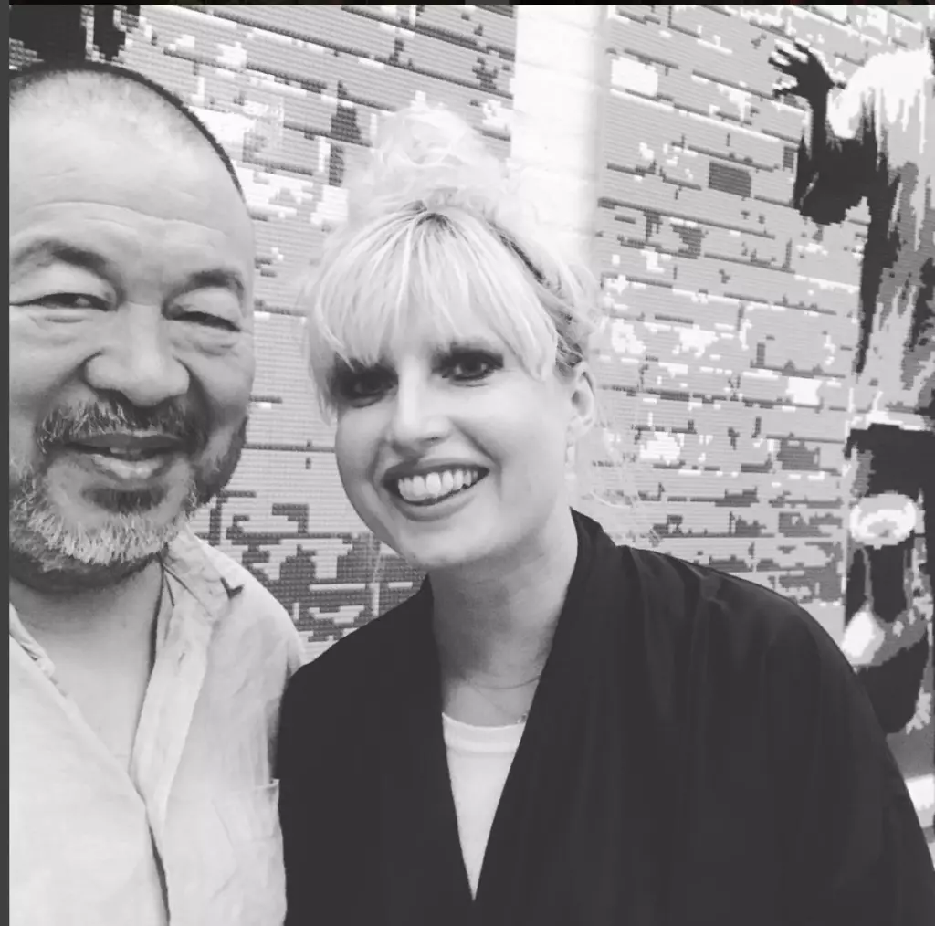 Ai Weiwei nrog Angela Gulbenkian. Duab ntawm Instagram.