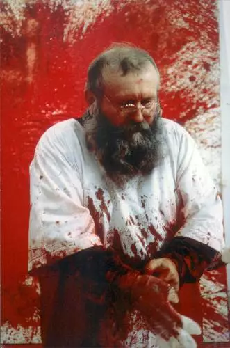 Hermann Nitsch biểu diễn phản đối ở Tasmania 7559_3