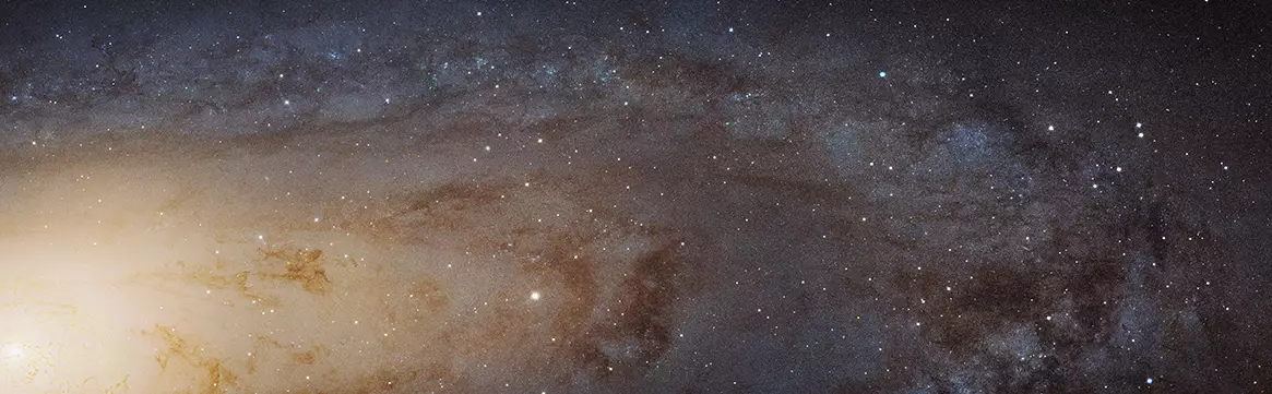 La plej granda foto de la Kosmoteleskopo Hubble iam prezentas la Andromeda galaksion. Foto: NASA.