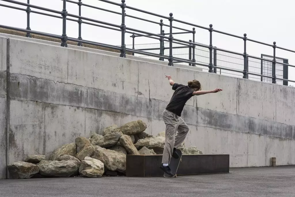 Sonkhanitsani, Zochitika za Skating. Adatumizidwa ku Creative Folkestone Triennial 2021. Chithunzi chojambulidwa ndi Thierry Bal.