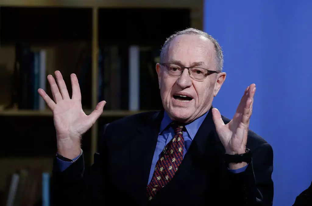 Alan Dershowitz zu New York City. (Foto vum John Lamparski / Getty Images fir Hulu)