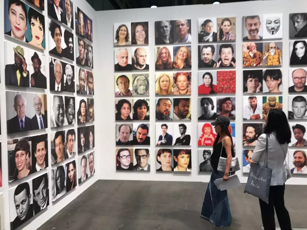 A serie de famosos parecidos de Rob Pruitt en Art Basel Unlimited