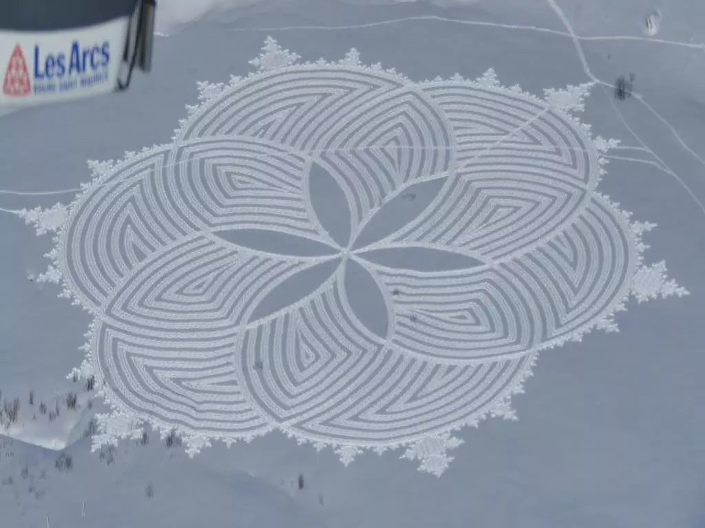 Meet the Former Engineer Who Makes Mind-Blowing Land Art With Nothing But a Pair of Snow Shoes and Some Simple Math 8366_6