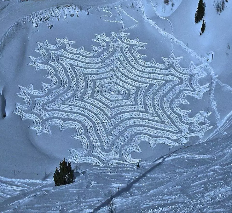 Meet the Former Engineer Who Makes Mind-Blowing Land Art With Nothing But a Pair of Snow Shoes and Some Simple Math 8366_7