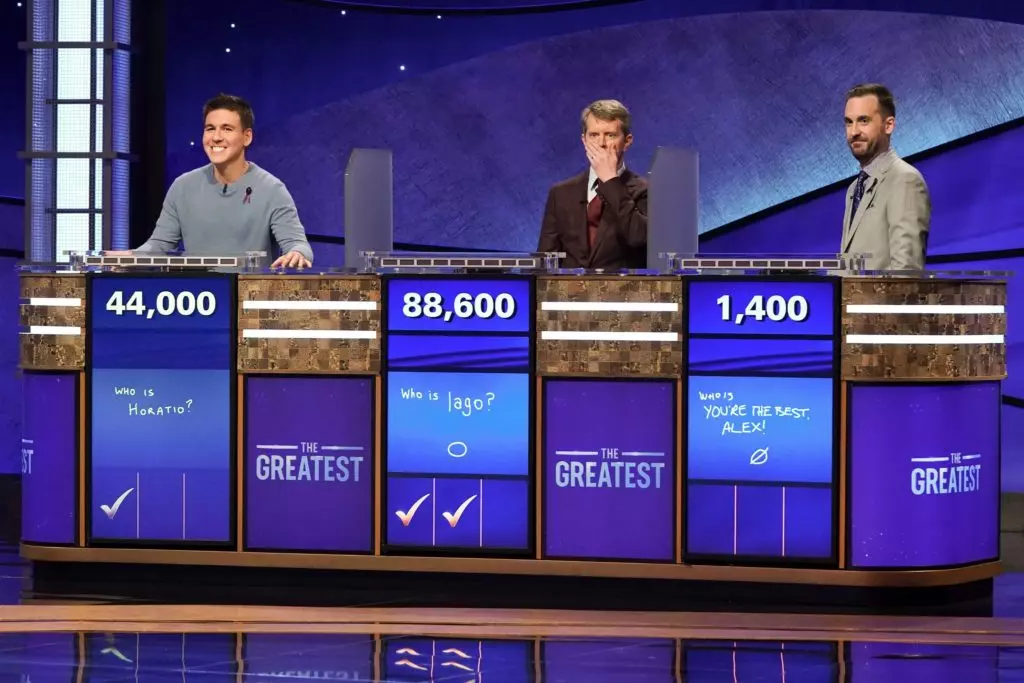 Ken Jennings nakong eo a hapileng Jeopardy! Tlholisano e kholo ka ho fetesisa ea Nako Tsohle. Senepe ka thuso ea ABC.