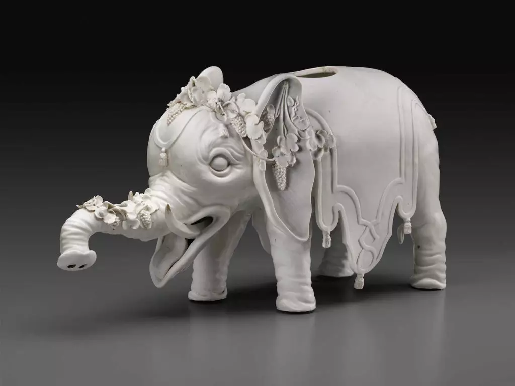 Du Paquier Porcelain Manufactory, Elephant Wine Dispenser, (c. 1740). Mufananidzo nerubatsiro rweFrick Collection/Michael Bodycomb.