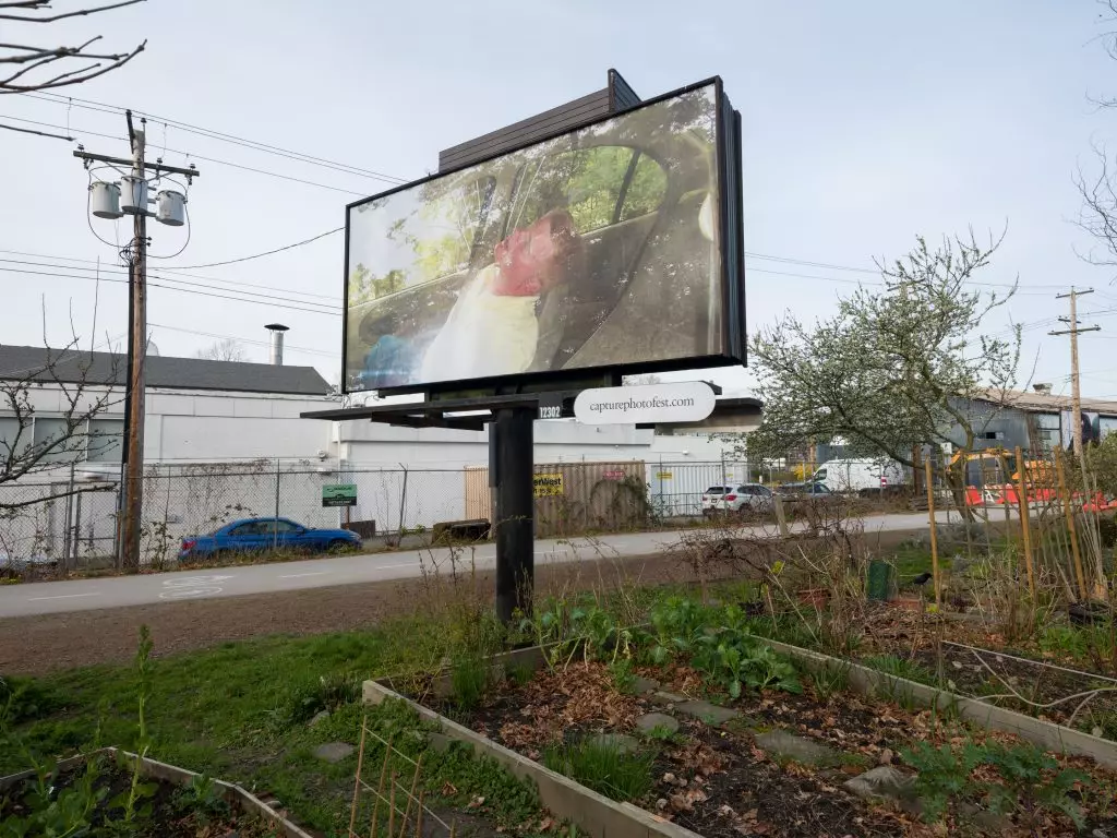 Kanadier fanden Steven Shearers Plakate mit schlafenden Menschen so gruselig, dass ein Fotofestival in Vancouver sie verdecken musste 8928_5