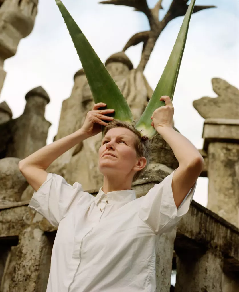 Laure Prouvost está cavando un túnel entre os pavillóns francés e británico na Bienal de Venecia 9059_1