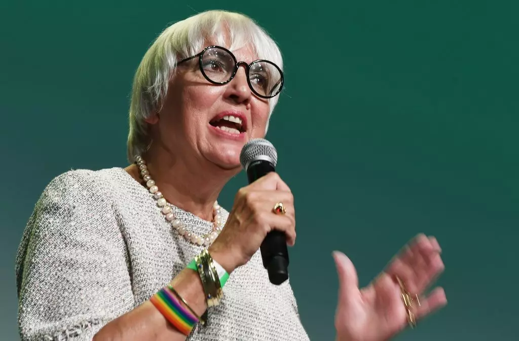 Ua Fa'aigoaina e Siamani le Fa'aupufai Fa'aupufai Fa'ameamata lanumeamata o Claudia Roth e avea ma Minisita o Aganu'u So'o, Fa'ailogaina o le Fa'atuputeleina o A'afiaga a le Vaega.