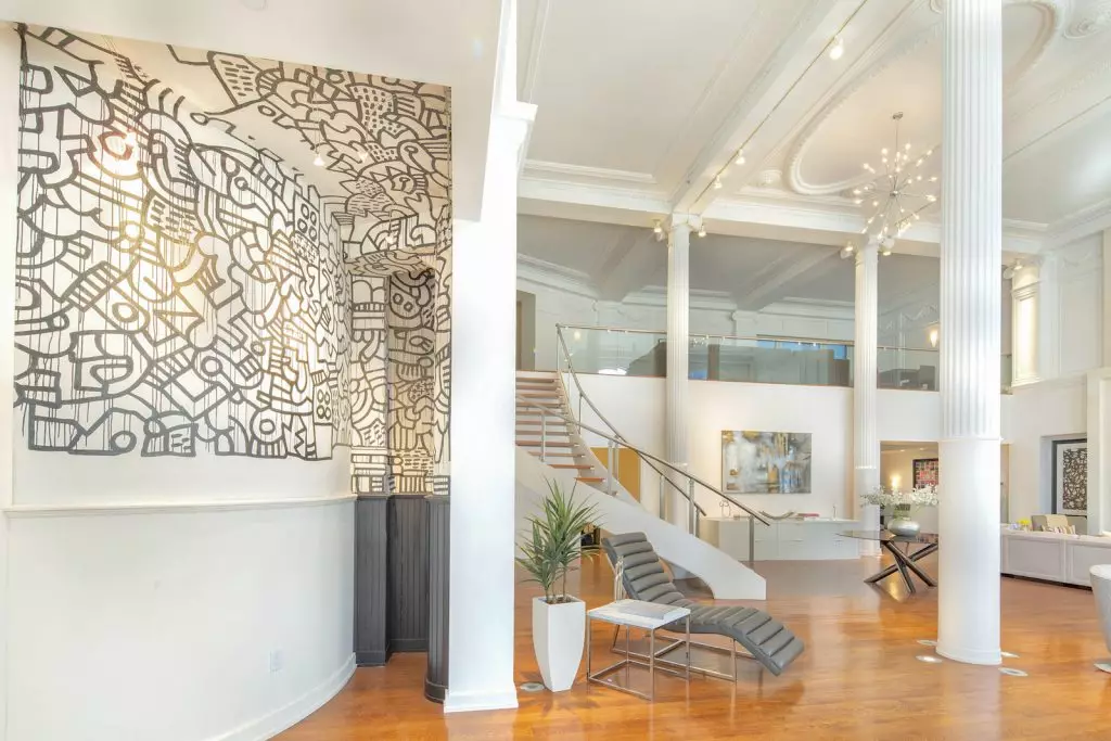 Ev 7,9 Mîlyon $ Tribeca Loft Bi Murala Xweya Keith Haring re tê, Dema ku Ew Xwendekarek li SVA bû hatî boyaxkirin. 9239_2