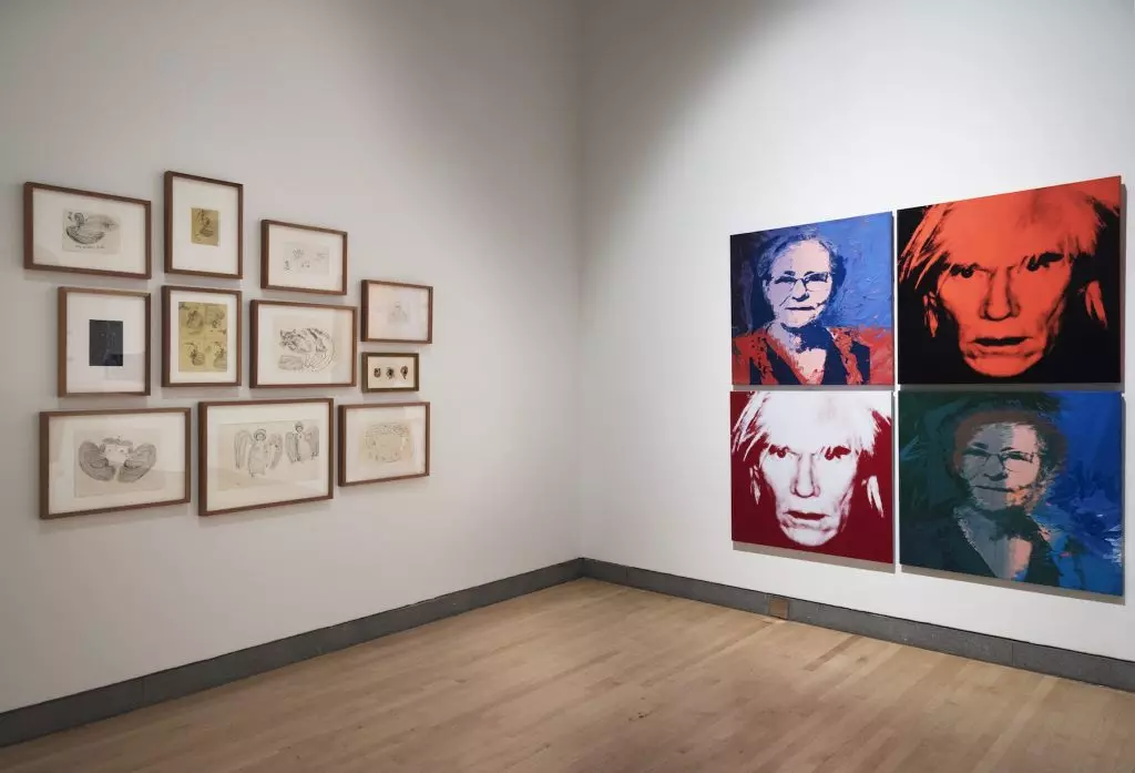 “Andy Warhol: Revelation၊ Brooklyn Museum၊ နိုဝင်ဘာ 19 ရက်၊ 2021 ခုနှစ်မှ ဇွန်လ 19 ရက်၊ 2022 ခုနှစ်အတွင်း တပ်ဆင်ခြင်းမြင်ကွင်း။ (ဓာတ်ပုံ- Jonathan Dorado၊ Brooklyn Museum။ Andy Warhol မှ အနုပညာလက်ရာများ © 2021 The Andy Warhol Foundation for the Visual Arts, Inc. / အနုပညာရှင်များအခွင့်အရေးအသင်း (ARS)၊ နယူးယောက်မှလိုင်စင်ရရှိထားသည်။